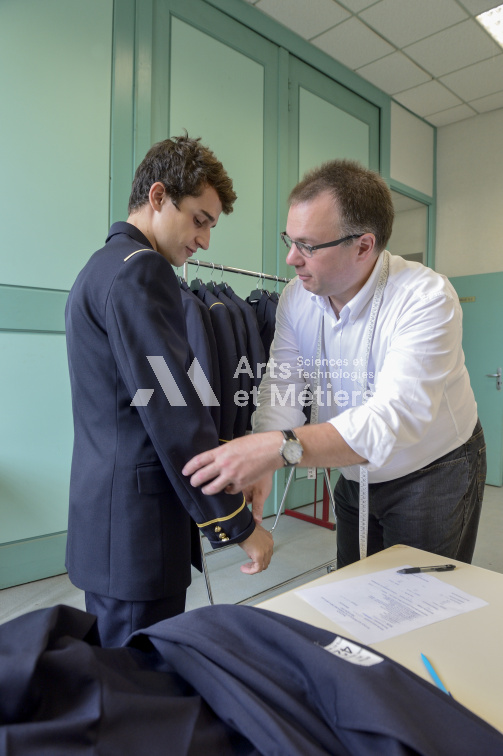 Campus de Cluny / Thématiques / Essayage uniforme | Photothèque Arts et ...